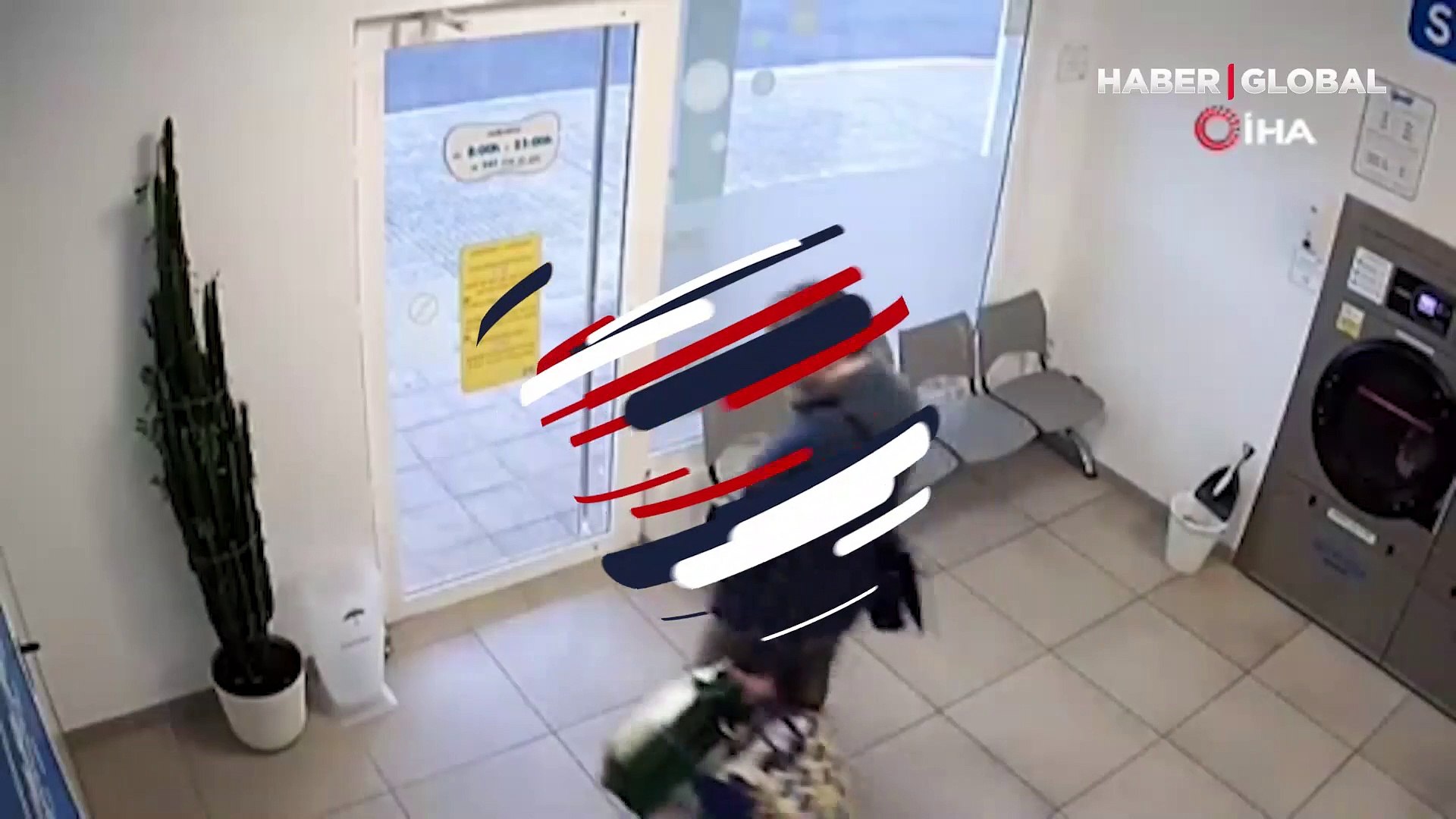Paltaryuyan maşın bomba kimi partladı - VİDEO | KONKRET